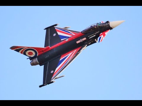 AMAZING RAF "BLACKJACK" EUROFIGHTER TYPHOON DISPLAY - DUXFORD IWM ...