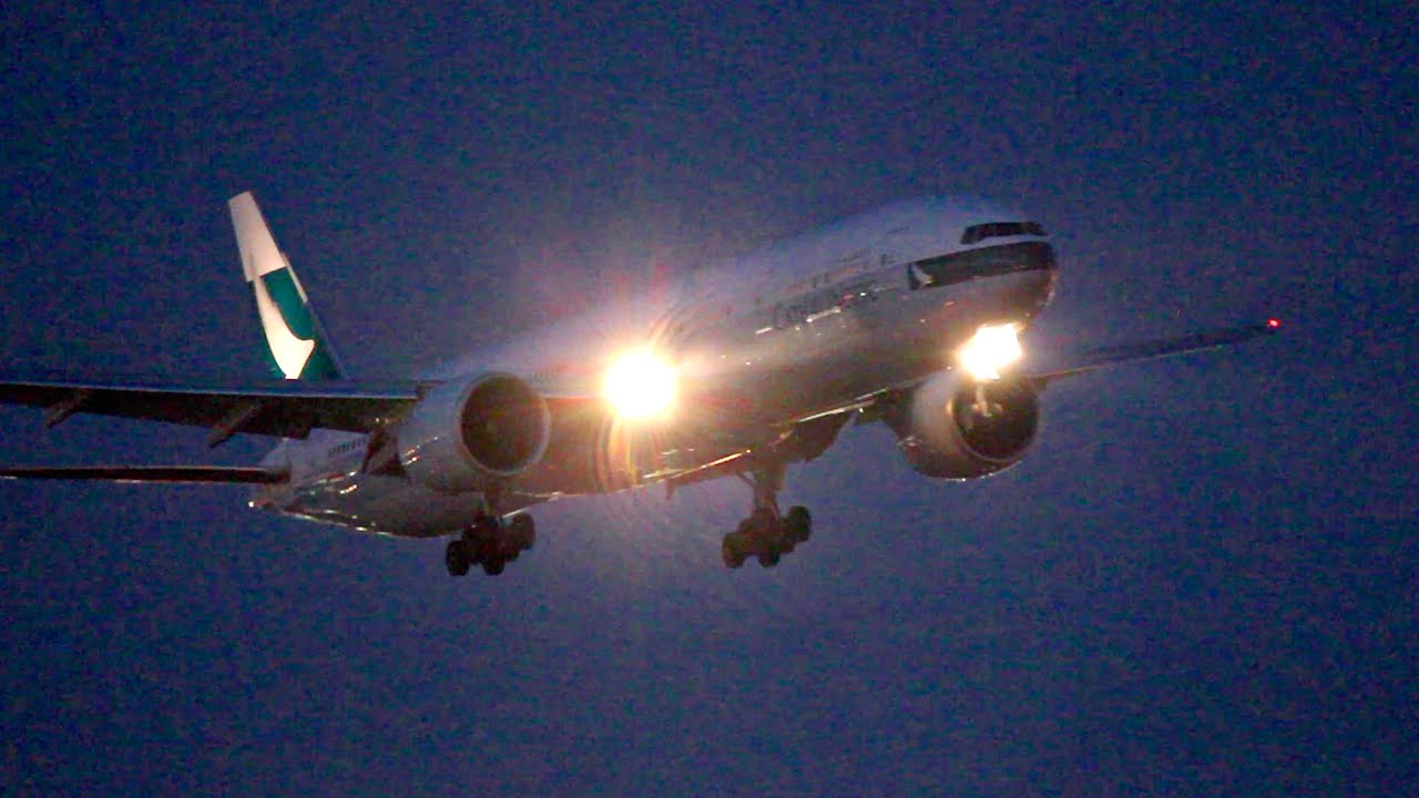 Boeing 777-300ER Toronto Night Arrival #2: Cathay Pacific - YouTube