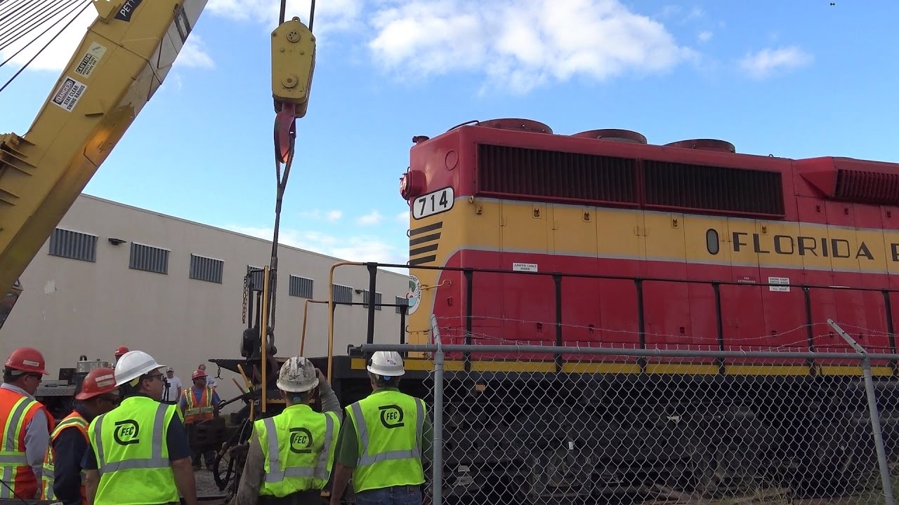 Derailment and Rerailing of FEC Ringling Brothers Circus Train - Part ...