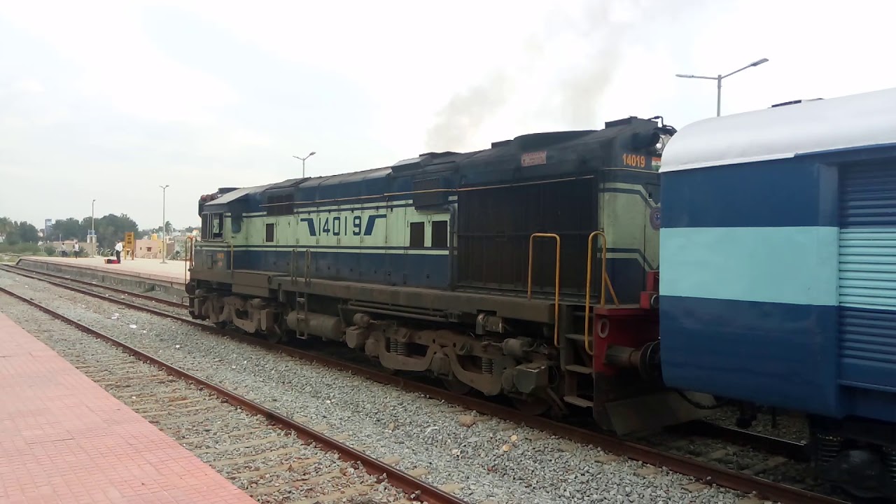 KJM Wdm 3A #14019 leads Vishwamanava Express towards Bangalore from ...