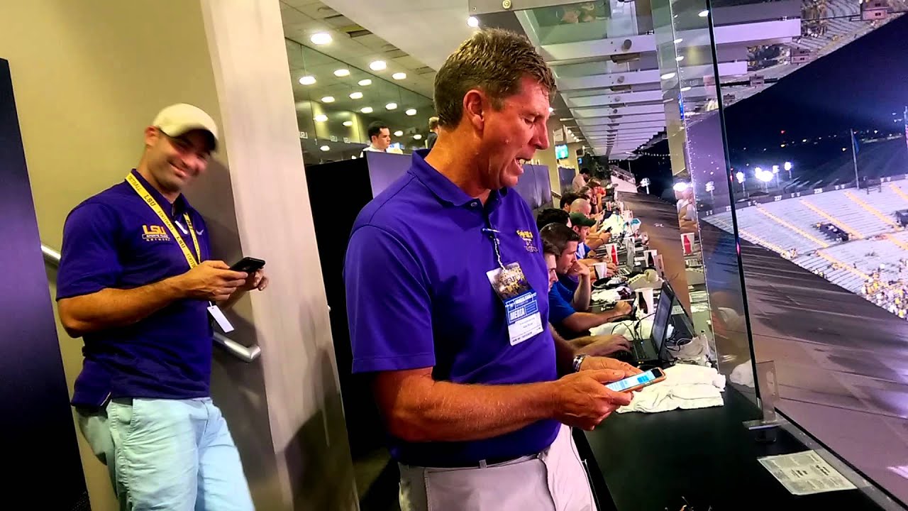 Alan Risher sings Tommy Tutone during rain delay - YouTube