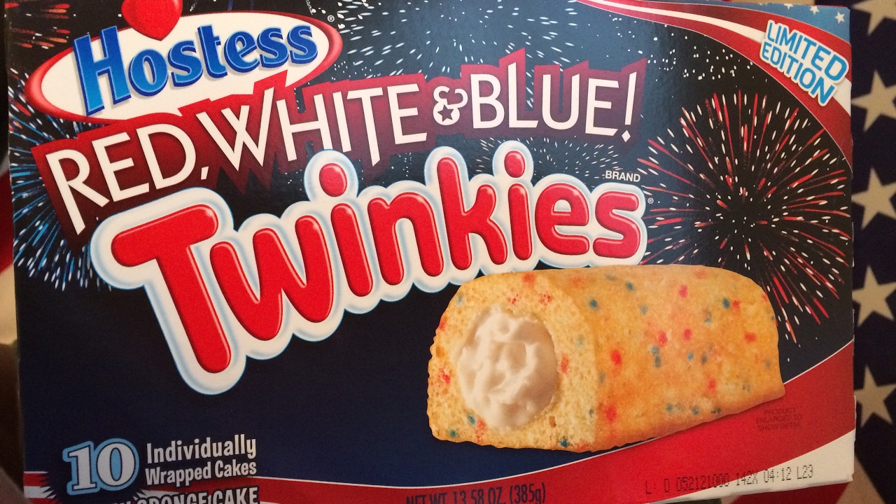 Hostess Red, White & blue TWINKIES - Produit Américain. - YouTube