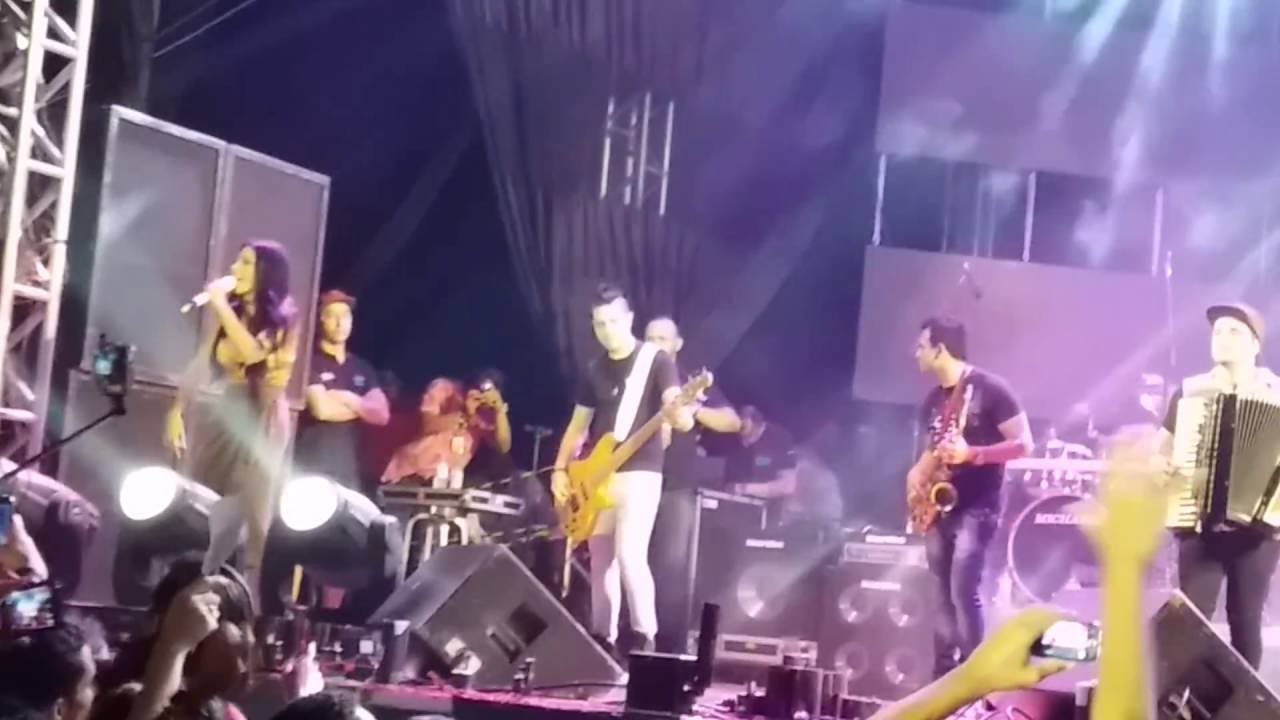 Simone e Simaria as coleguinhas - 126 cabides - Ao vivo em Teresina ...
