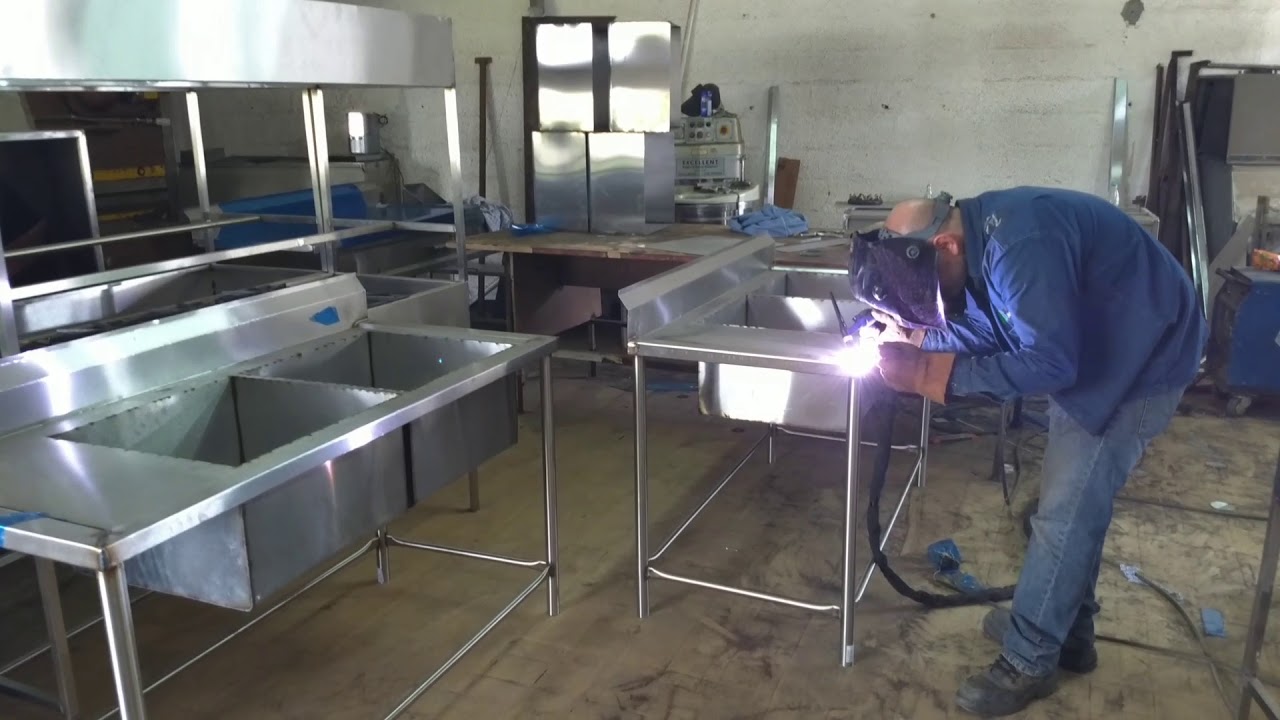 LOS MENONES **Fabricantes ACERO INOXIDABLE** - YouTube