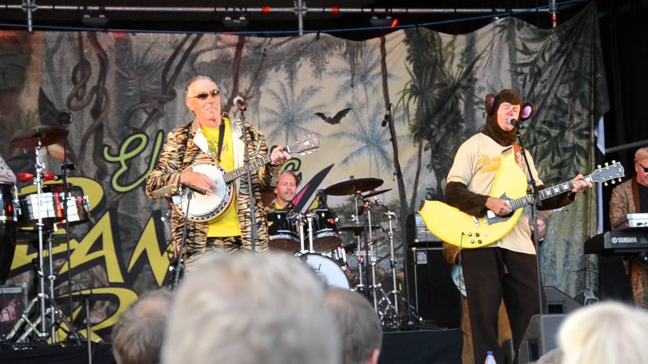 Electric banana band 3 - YouTube