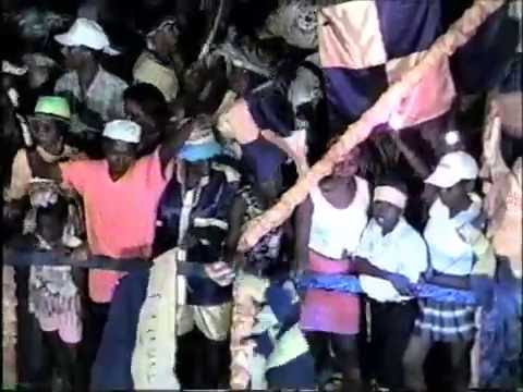 Kanaval Jacmel (Jouvenceaux) - YouTube