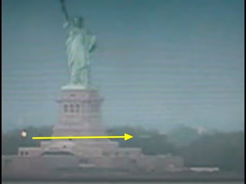 UFO OVNI NY fly by Statue of Liberty NY - YouTube