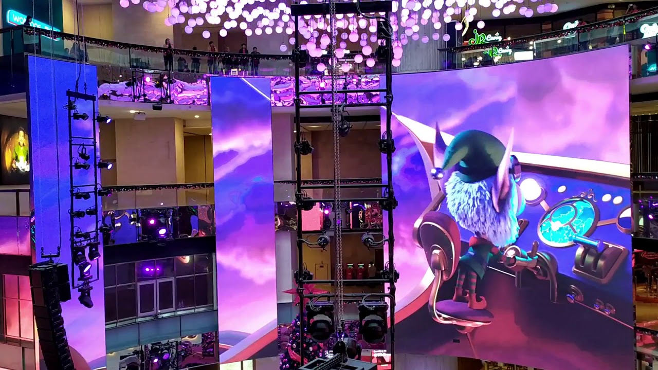 Christmas Happening at Genting - YouTube