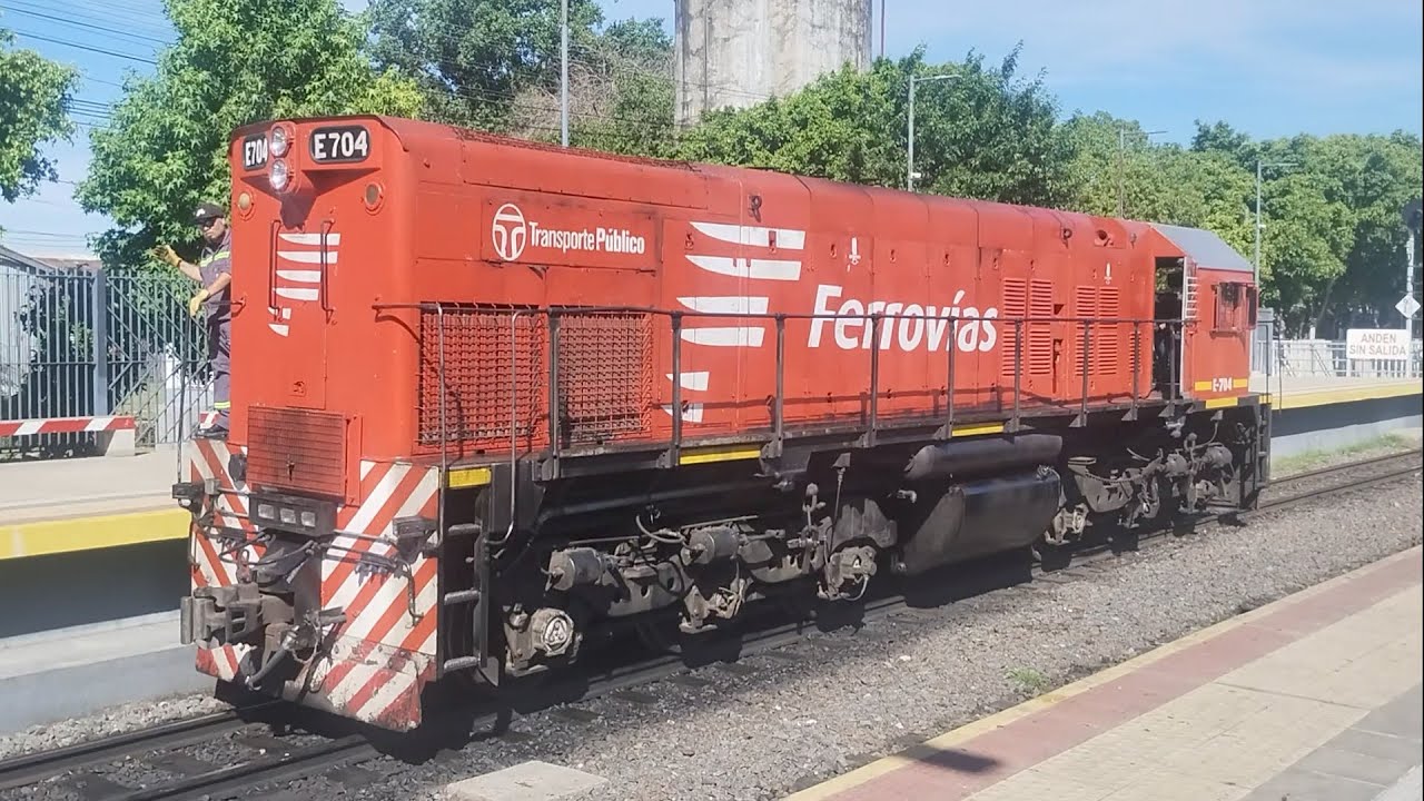 Belgrano norte cambio de locomotora en Boulogne GM G22CU E704 - YouTube