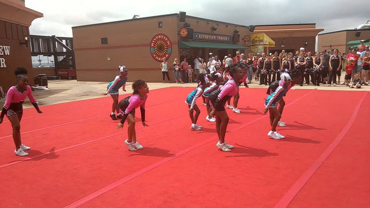 Stl explosion cheer and dance squad - YouTube