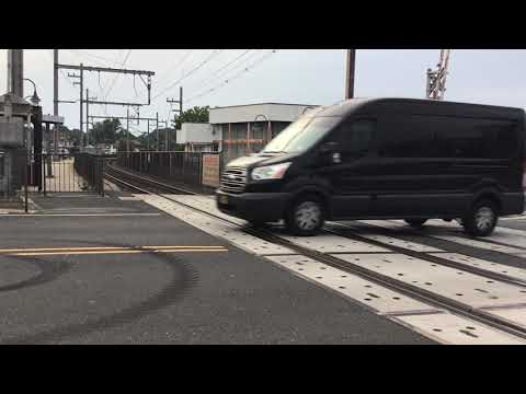 NJT, (Inbound) ALP-46 Multilevel Coaches Arriving At Aberdeen-Matawan ...