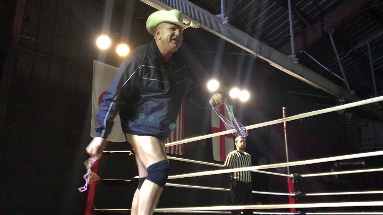 Jason Jones and his manager CV vs Roscoe Monroe Mid South Wrestling ...