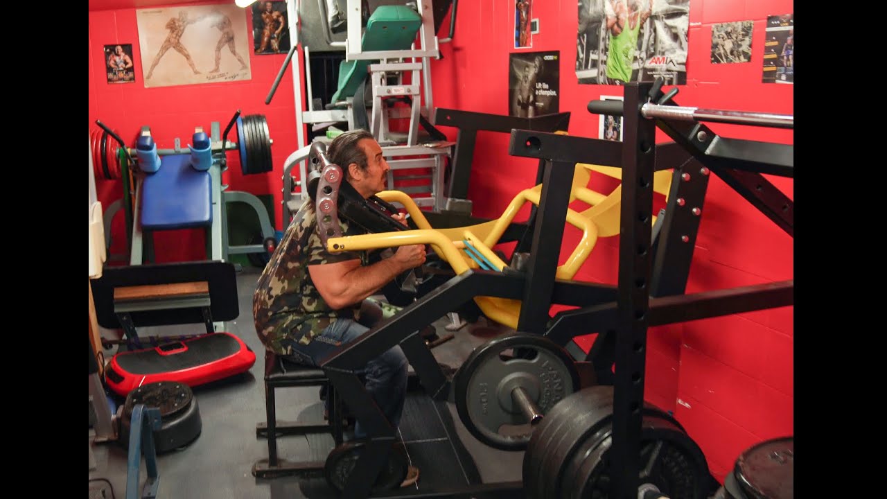 Frédéric Delavier teste un Power Squat - YouTube