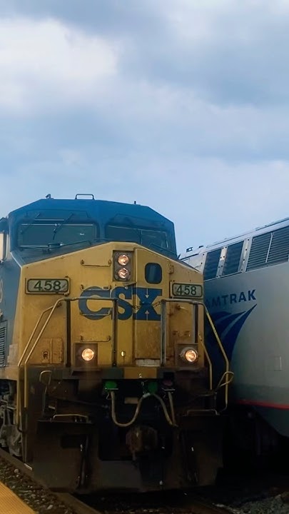 EPIC Train Meet at Rockville Station! #csx #amtrak #railfanning #railroad #railway #shorts - YouTube