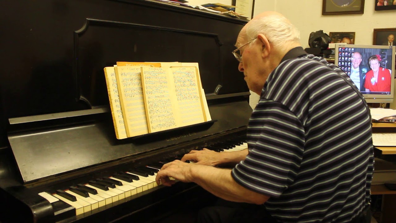 DREN: Don't Get Around Much Anymore (1940). - YouTube