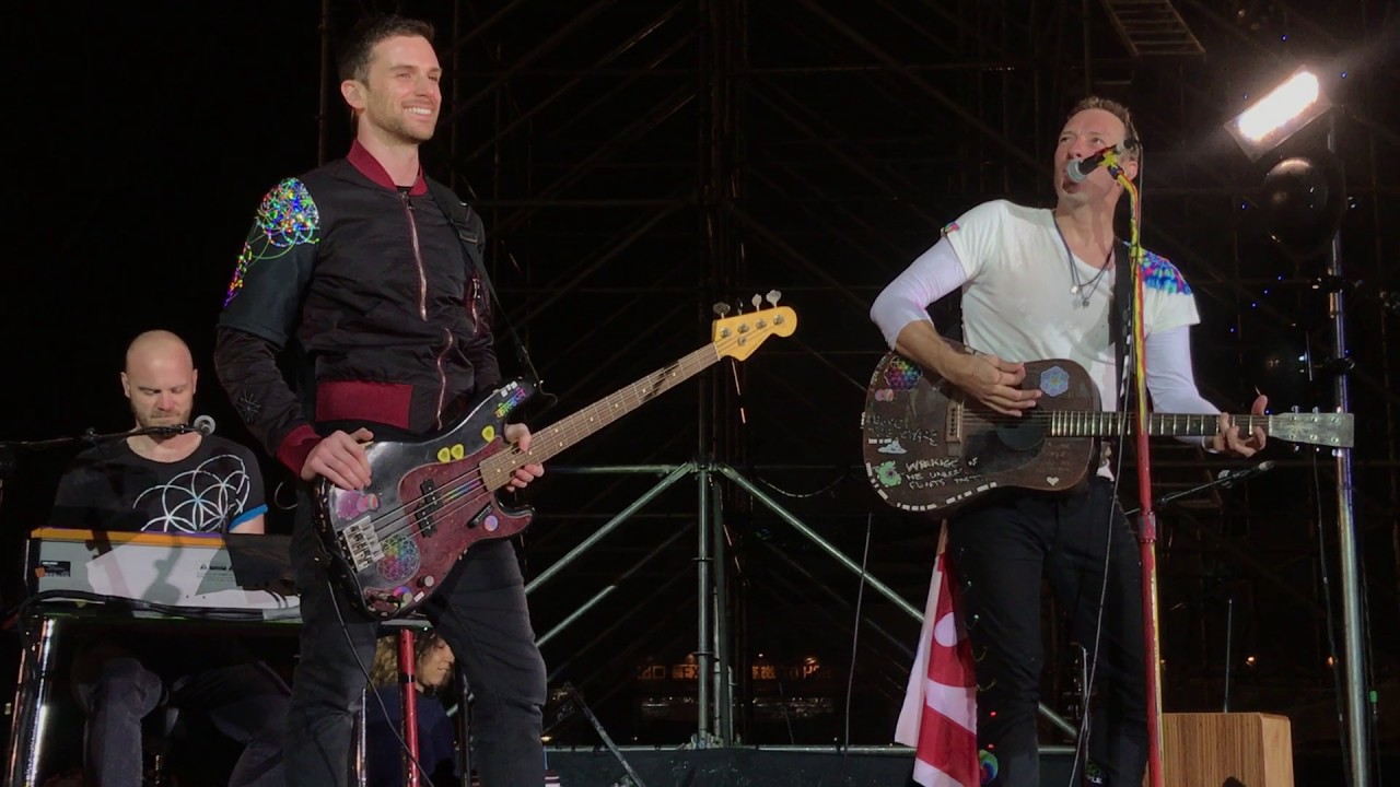 Don't Panic + Happy Birthday to Guy Berryman - Coldplay live in Taipei ...