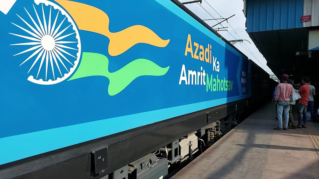 12000 HP WAG 12 toying with empty freight !! Stunning Super ...