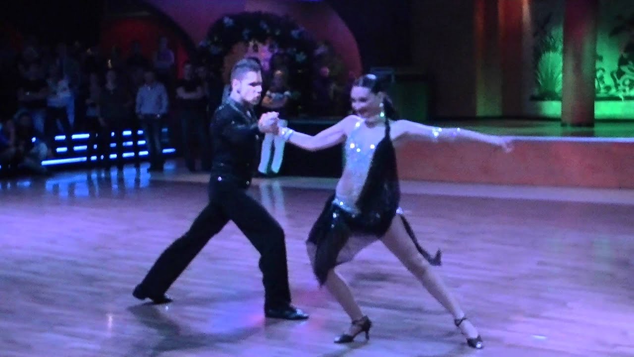 Noemi Crea & Alessandro Massaro al Mitho Latino.mpg - YouTube