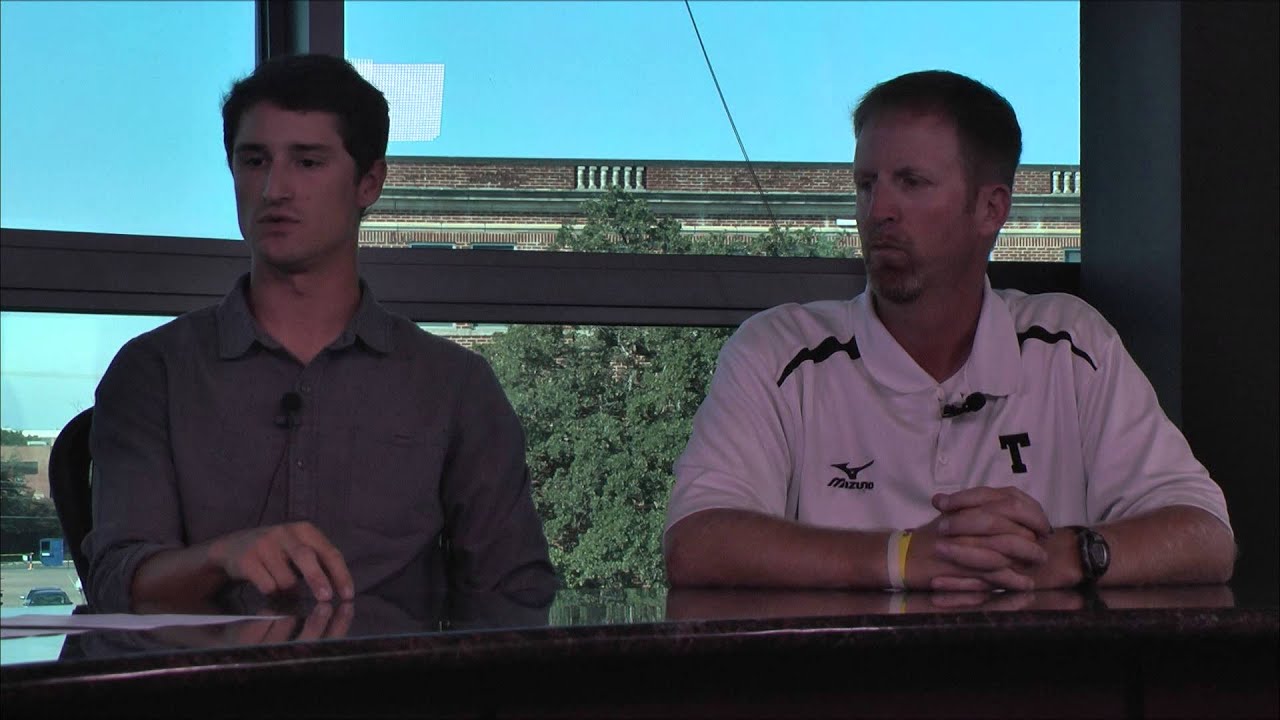 Interview with Coach Conger and Evan Robinson - Texan News Sports - YouTube