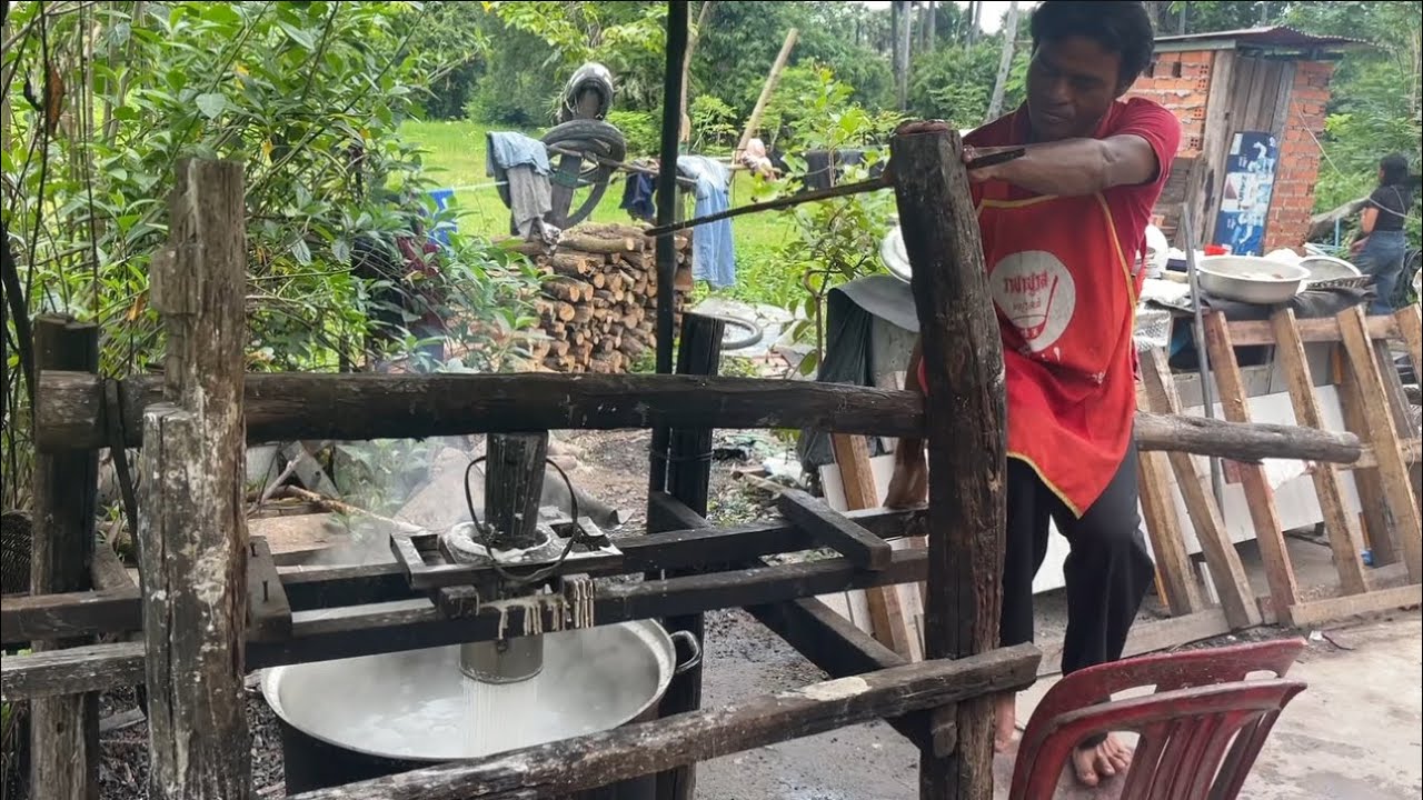 AUTHENTIC CAMBODIAN Nom Banhchok Tek Prahok in Siem Reap Province ...