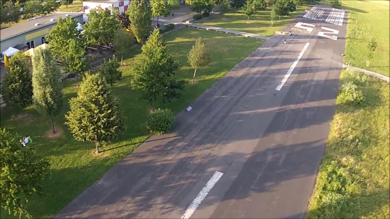 Alter Flugplatz in Frankfurt-Bonames "Flug 1" - YouTube