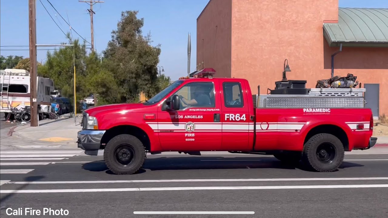 LAFD Fast Response 64 Responding - YouTube