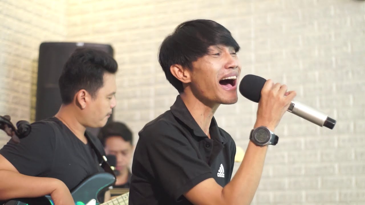 Mahkota Band - Benci tapi rindu (LIVE) - YouTube