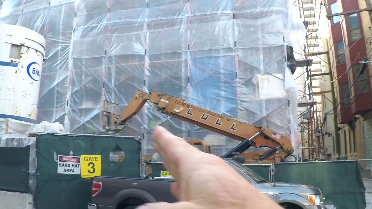 TOOLBOX TALK: OVERHEAD POWERLINES - YouTube