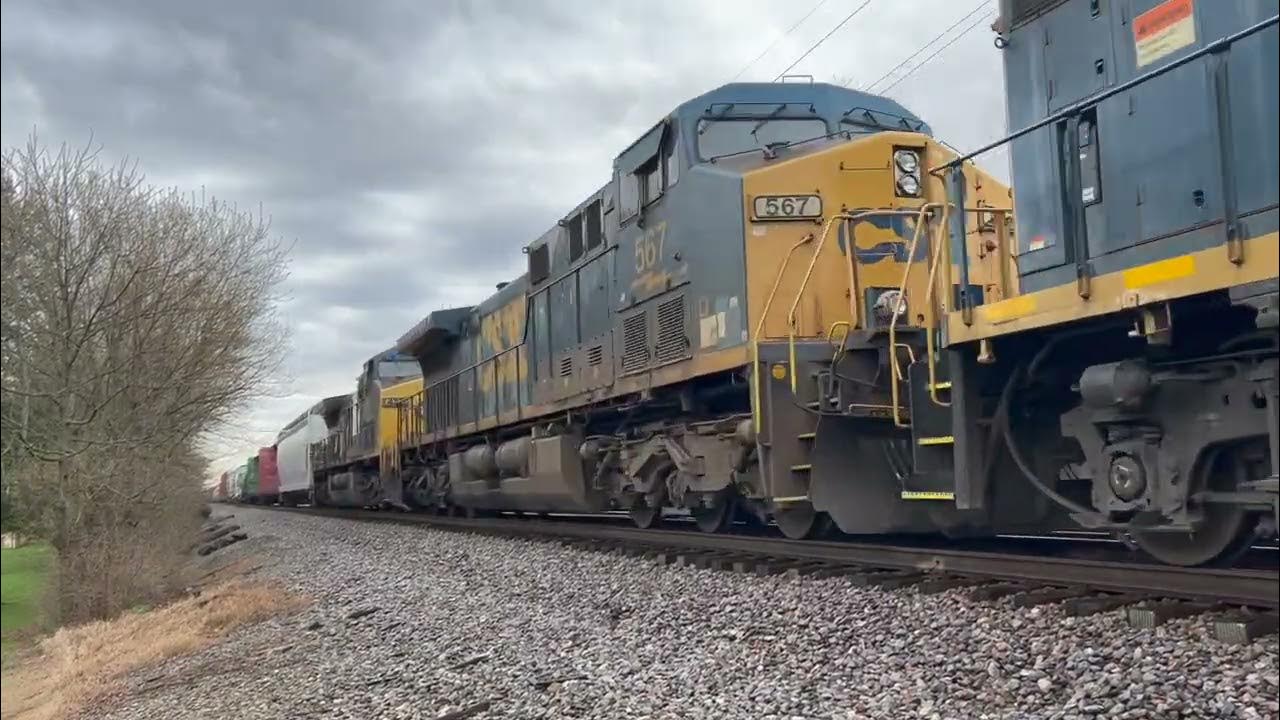 5 CSX locomotives pulling on the old B&O SW Ohio - YouTube