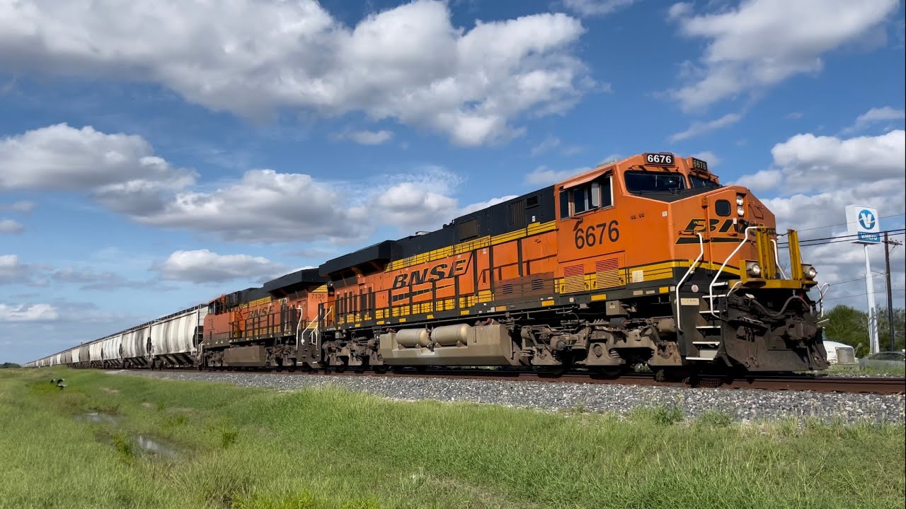 BNSF 6676 ES44C4 & 7135 ES44C4 w/ Rear DPU Leads Loaded Grain Train ...