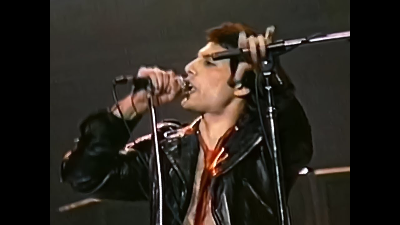 Queen - Live at Hammersmith | Let Me Entertain You (December 26th, 1979 ...