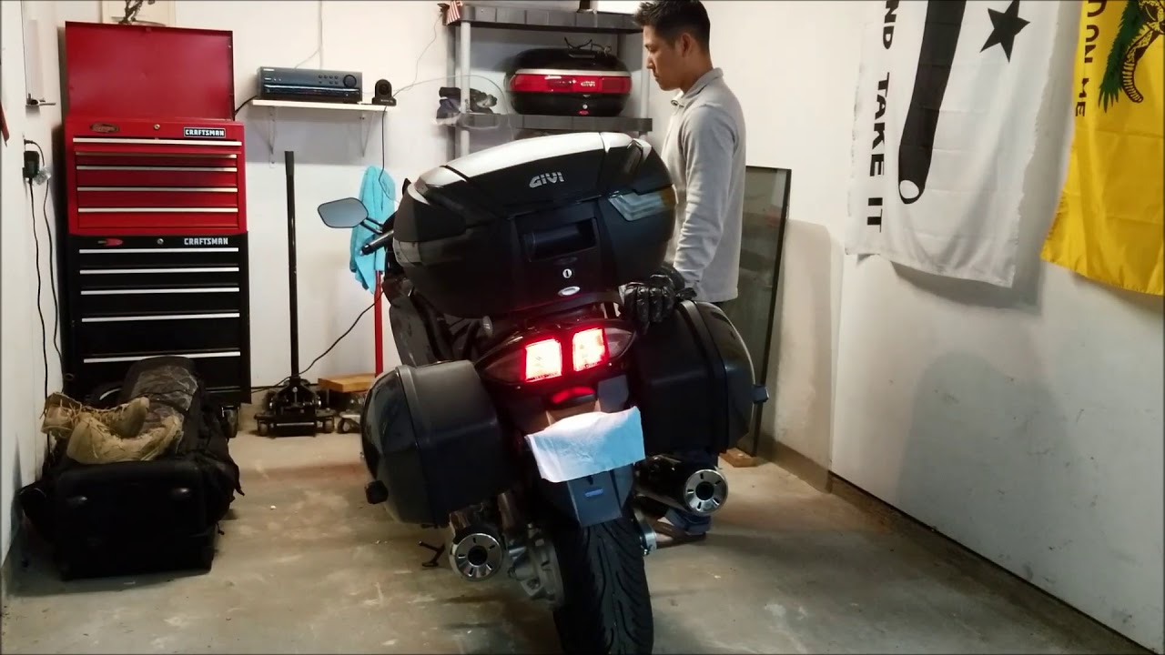 Givi V47 with LED brake lights - YouTube