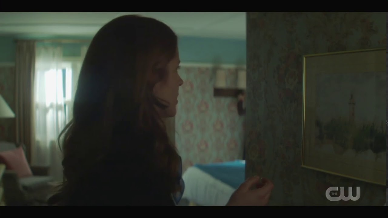 Nancy Drew 2x07 - Nancy, Bess & George search the hotel room (find ...