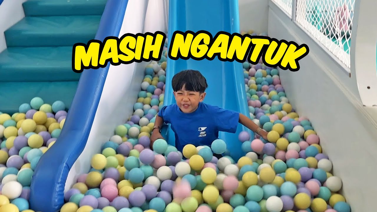 Lagi Ngantuk Main di Playground - YouTube