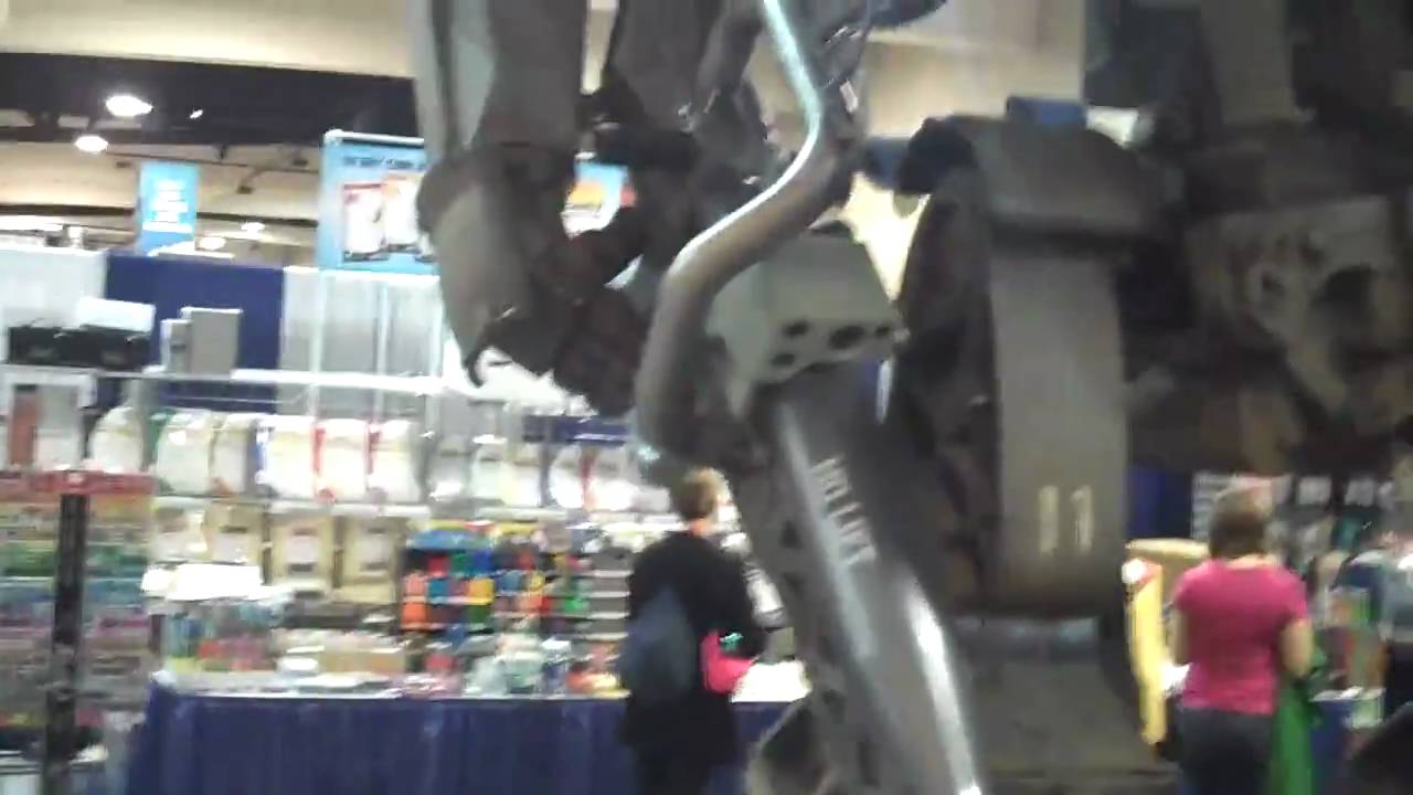 Iron Man Booth @ Comic Con - 2010 - YouTube