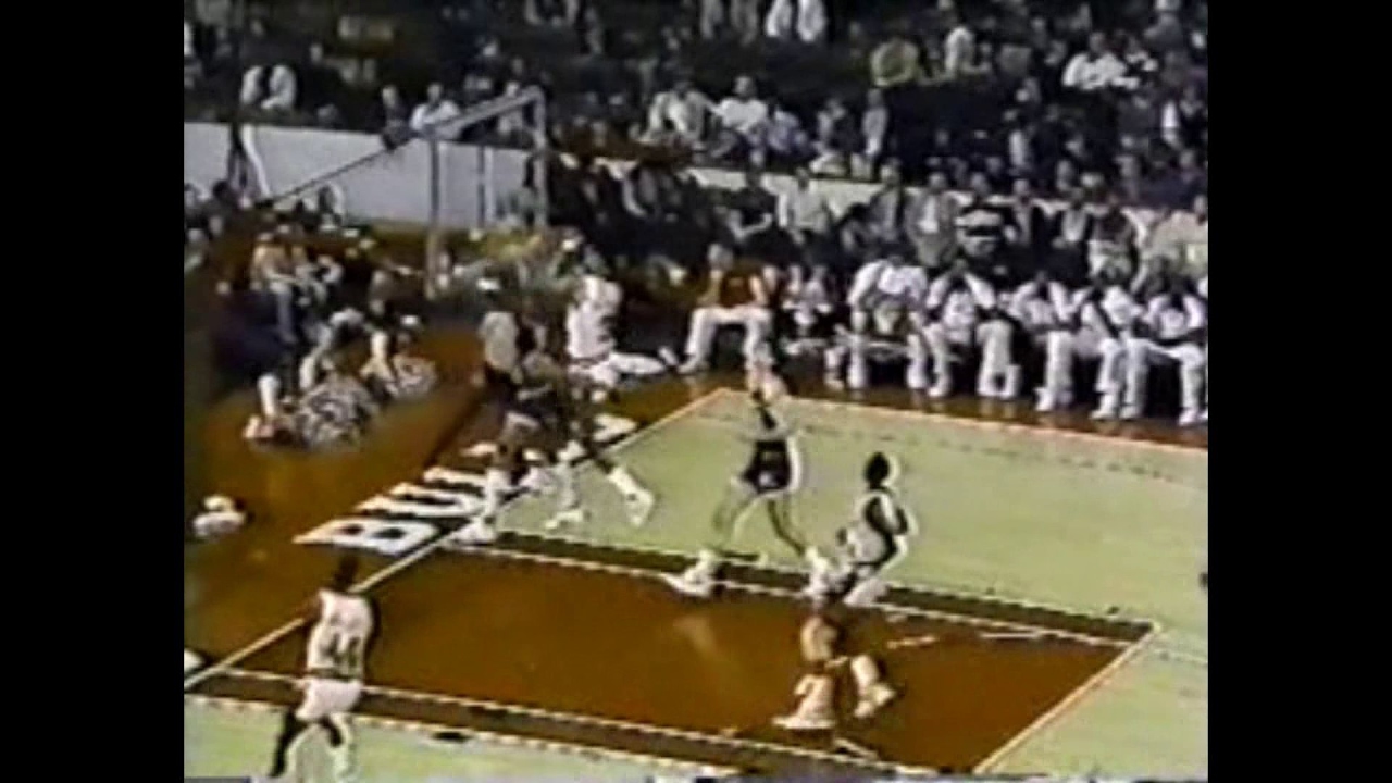 Jawann Oldham Blocks Two Dunks, Swats Away Layups (1985) - YouTube