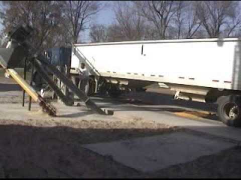 Lowry DumPit - YouTube