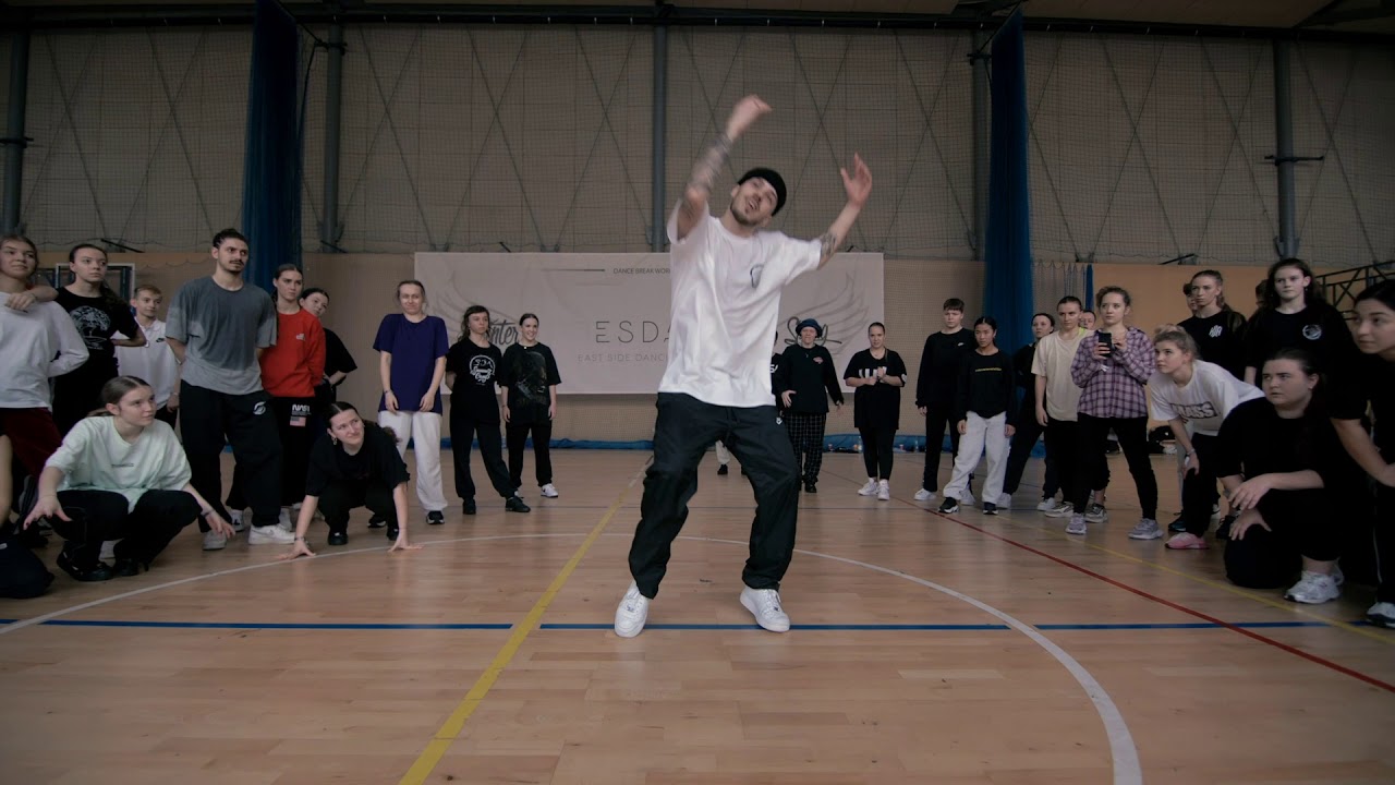 Patryk Brdey | PYRMDPLAZA x Roni - Island | Winter Dance Break | ESDA ...