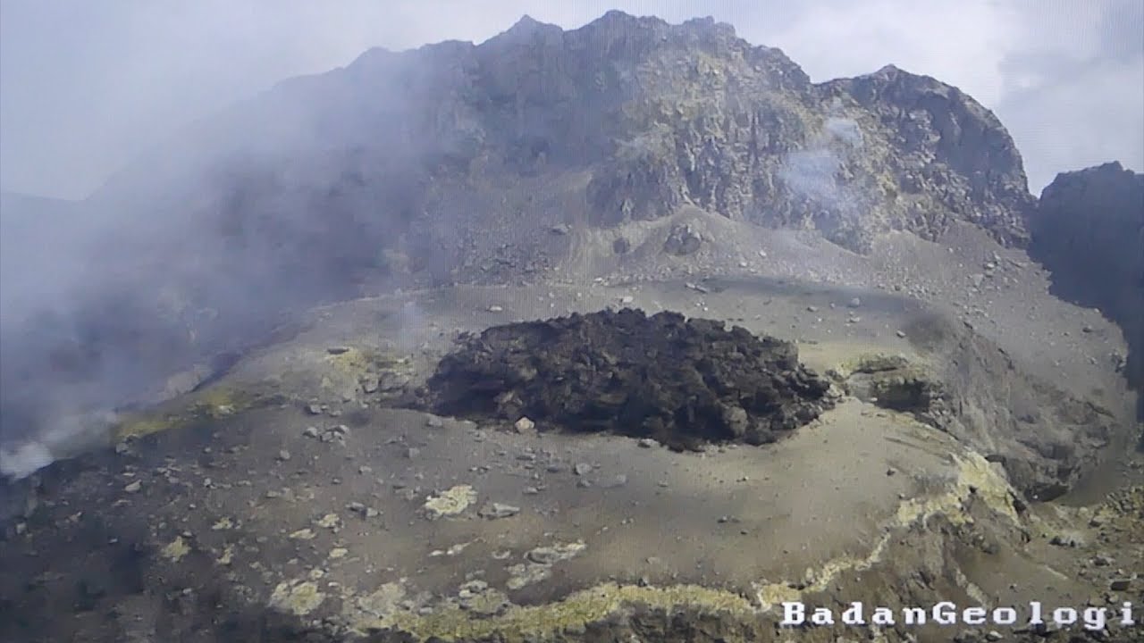 Kubah Lava Gunung Merapi Kian Membesar - YouTube