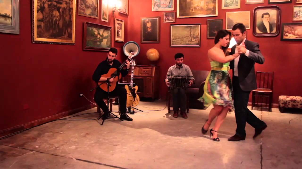 Cosae Mandinga! + Brenda & Otto - "El honguito" - YouTube