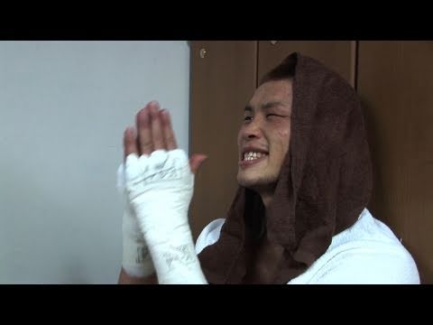 Yuki backstage after Urabe fight - MAX 2011