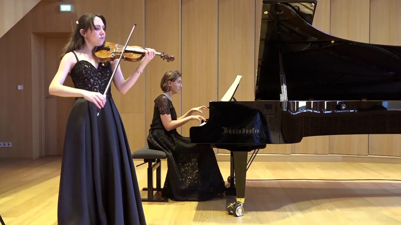 Alexandra Cooreman - Mendelssohn Violin Concerto in E minor, Op.64 ...
