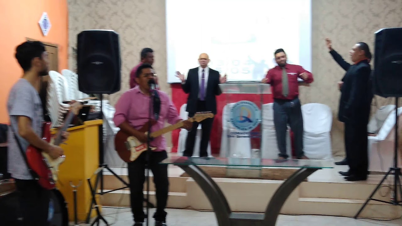 Banda Agnes Tianguá CE louvando a Deus - YouTube