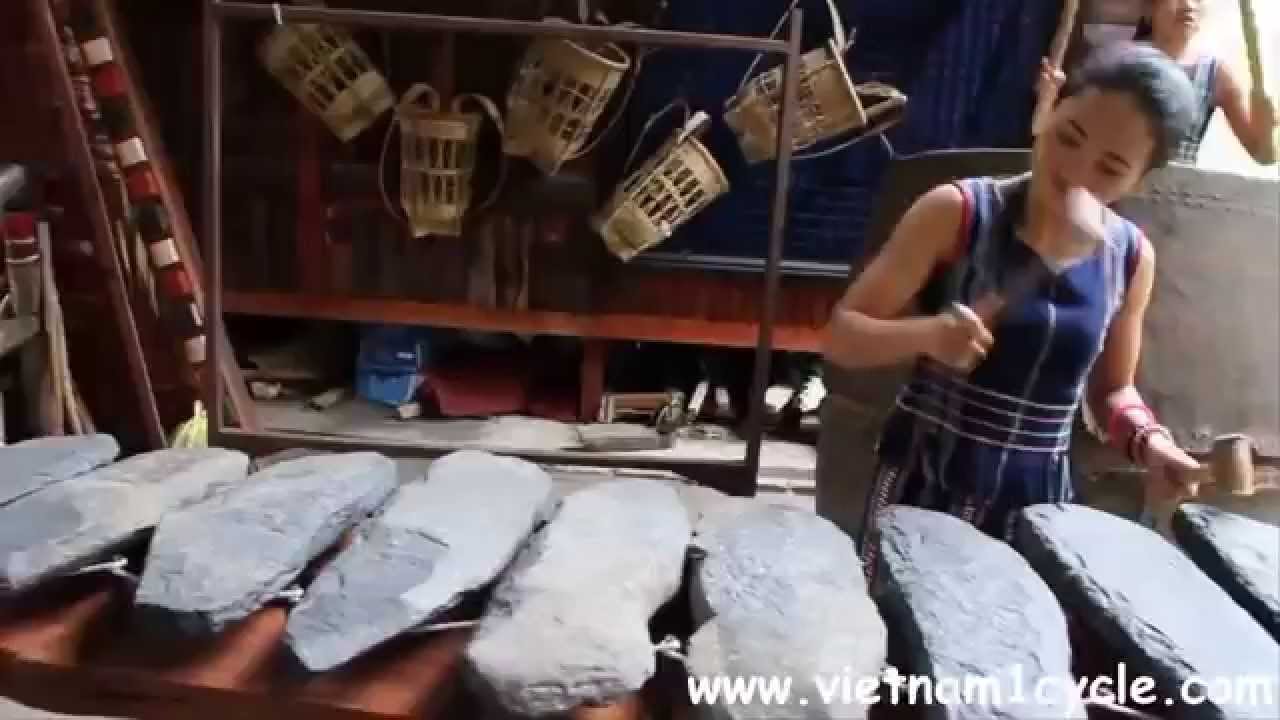 Lithophone in Tay Nguyen, Vietnam - YouTube