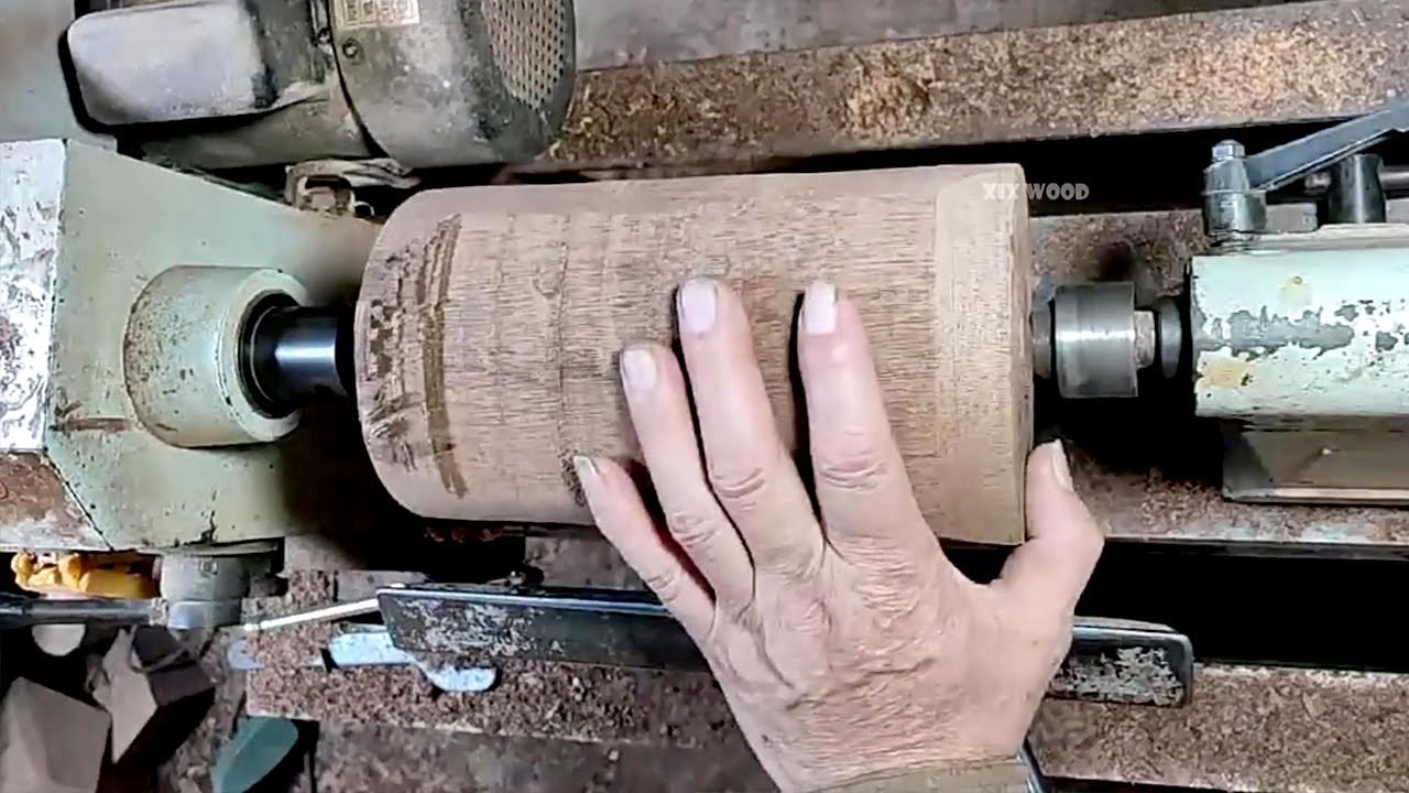 HOW TO TURN WOOD PROFESSIONALLY EP135 #satifying #woodturning #wood ...