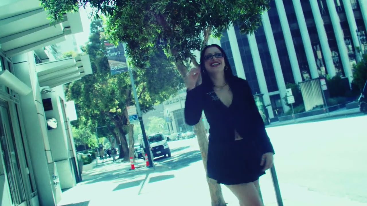 La Favi, Rosalie du 38- Sola en la ciudad - YouTube