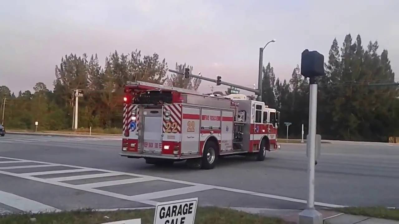 MARTIN COUNTY FIRE RESCUE ENGINE 22 AND NEW RESCUE 22 RESPONDING CODE 3 ...