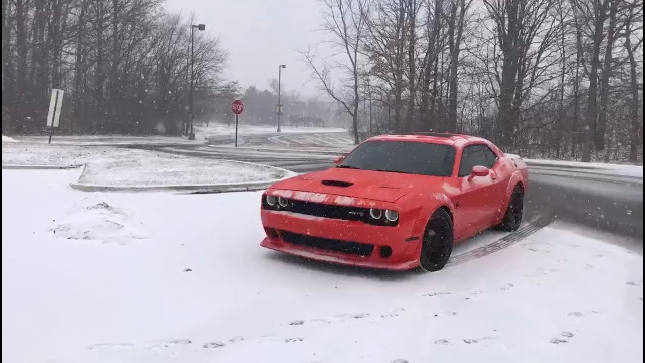 NEW Widebody Hellcat Challenger TEARS UP some SNOW!! - YouTube