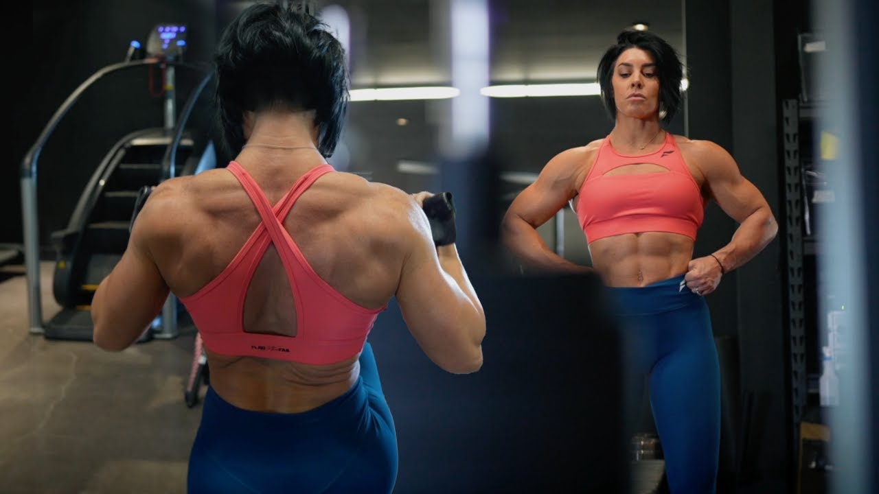 FULL BACK DAY WITH DANA LINN BAILEY - YouTube