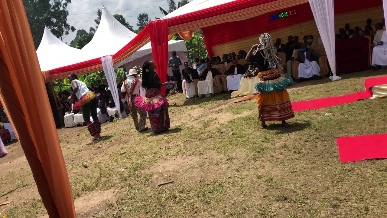 Beautiful Tooro cultural performance: Amazing! - YouTube